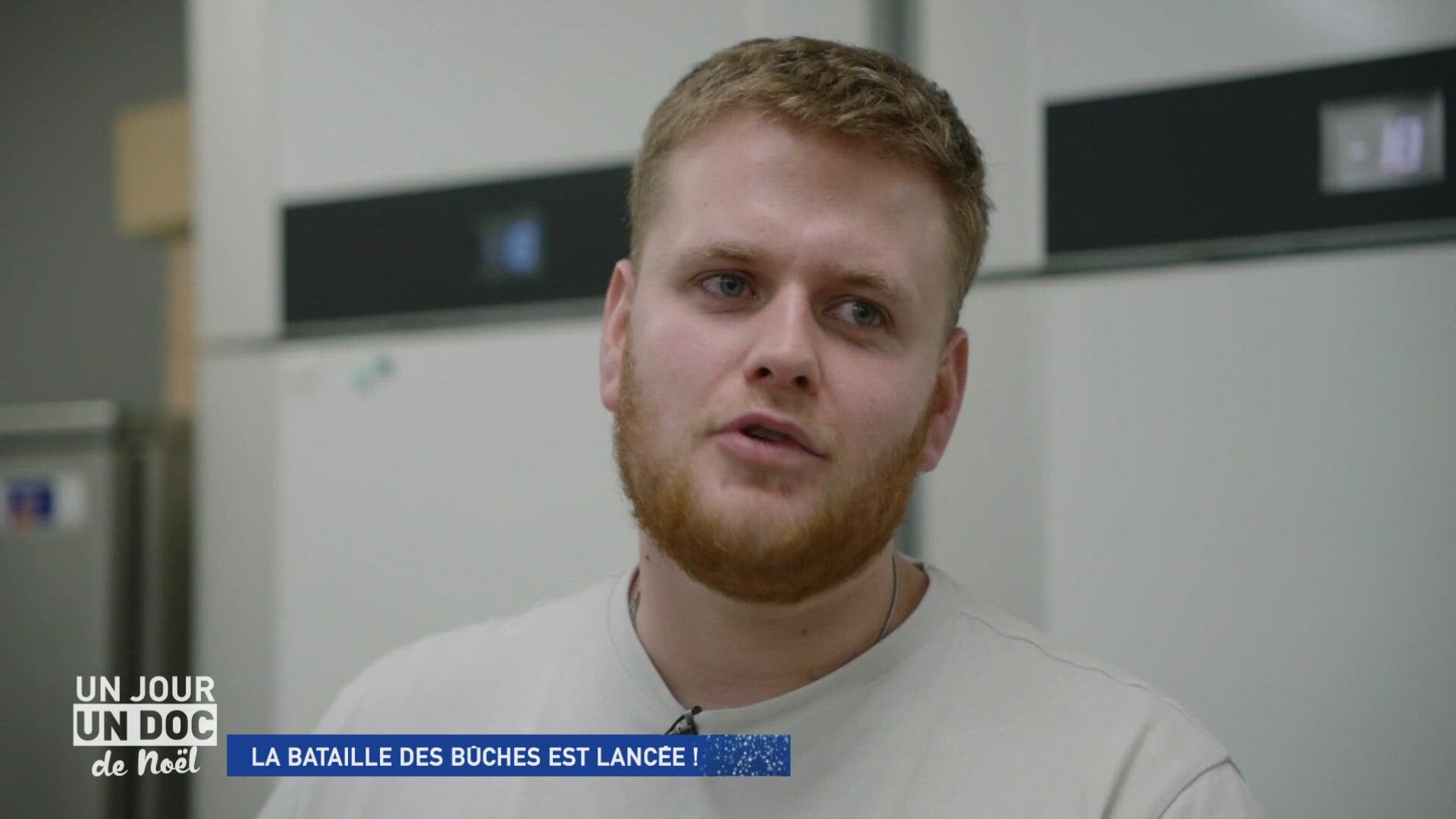 Un jour, un doc : La bataille des bûches est lancée ! 05-12-2024- M6+