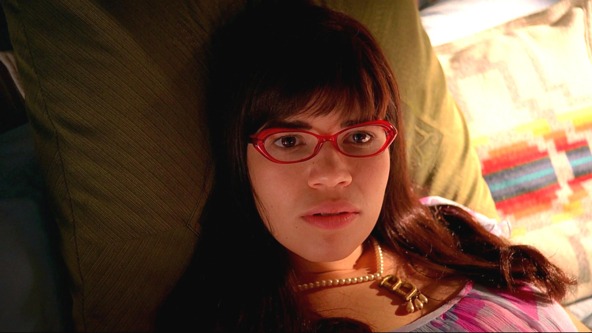 Ugly Betty : S2 E18 - Entre les 2, son cœur balance 05-03-2025- M6+