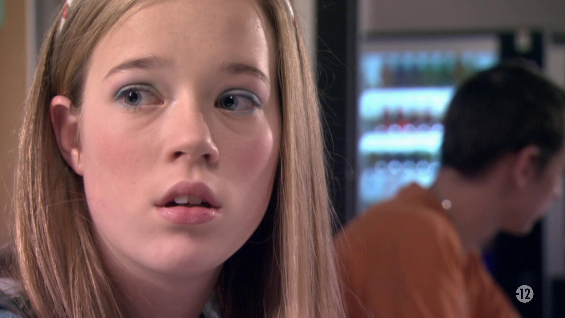 Skins : S3 E9 - Katie et Emily 18-06-2025- M6+